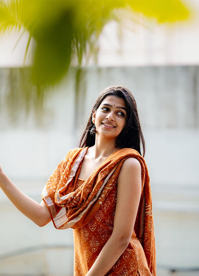 మ్యాడ్ మూవీ హీరోయిన్ ఎంత క్యూట్ గా ఉందో.. అనంతిక అందం (ఫొటోలు) | MAD Movie Fame Actress ...